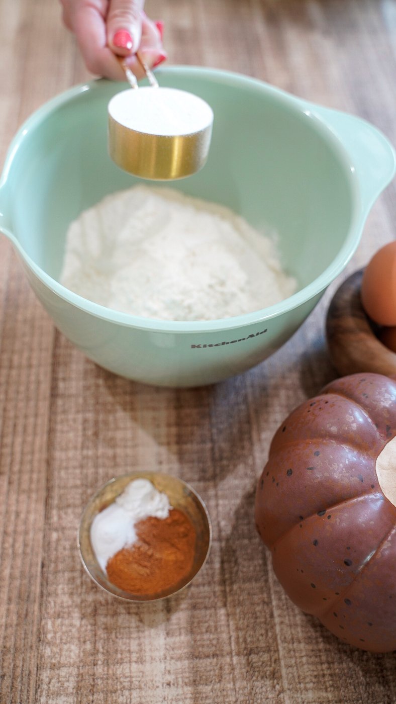 Soft, Sugar Free Pumpkin Spice Cookies with Cream Cheese Frosting ...