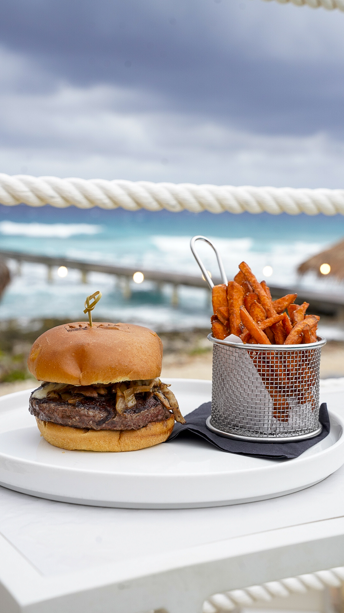 The Ultimate Grand Cayman Itinerary for Foodies | Couple in the Kitchen