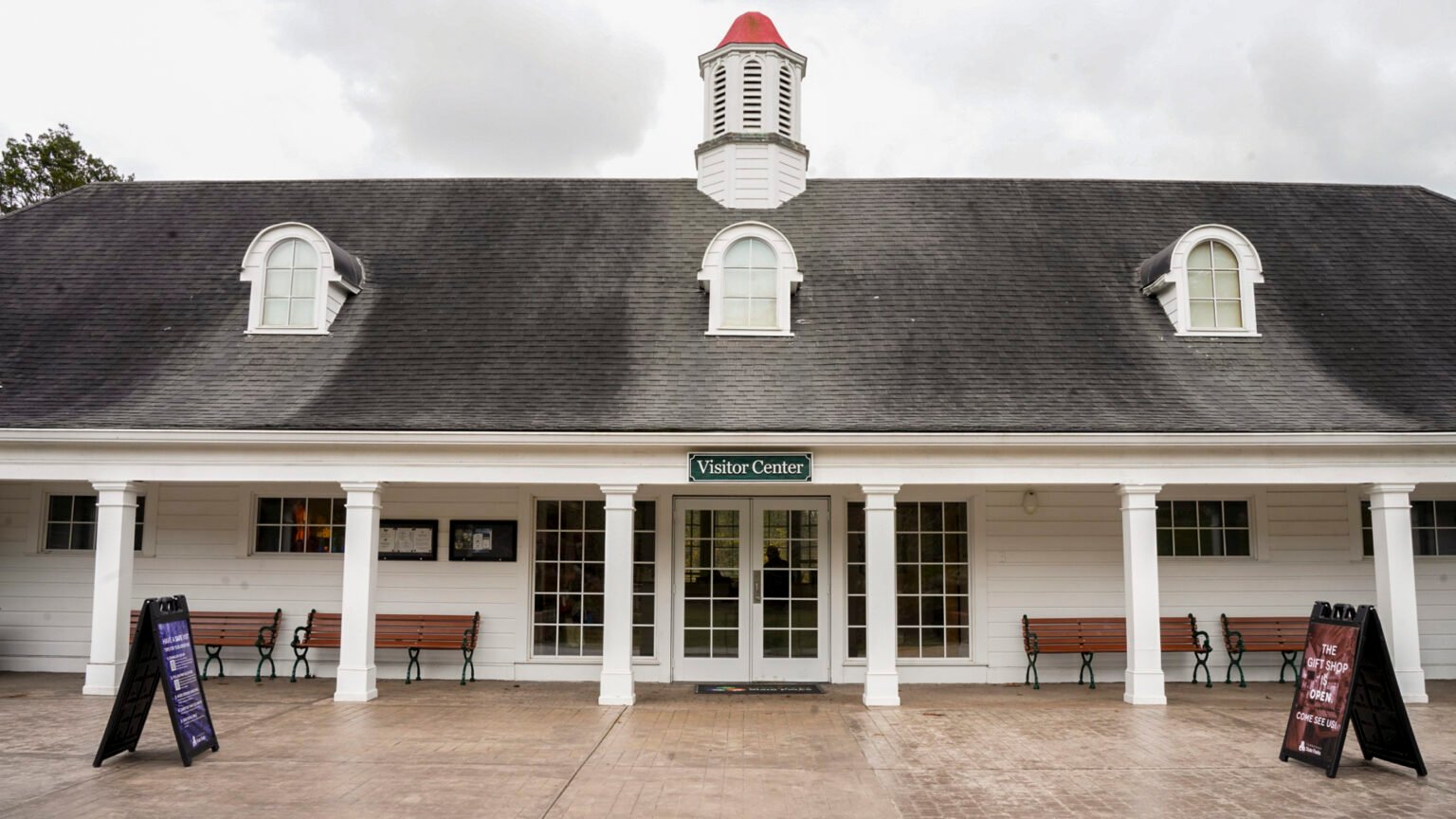 Fun Things to do in Clarksville, TN for Couples | Couple in the Kitchen